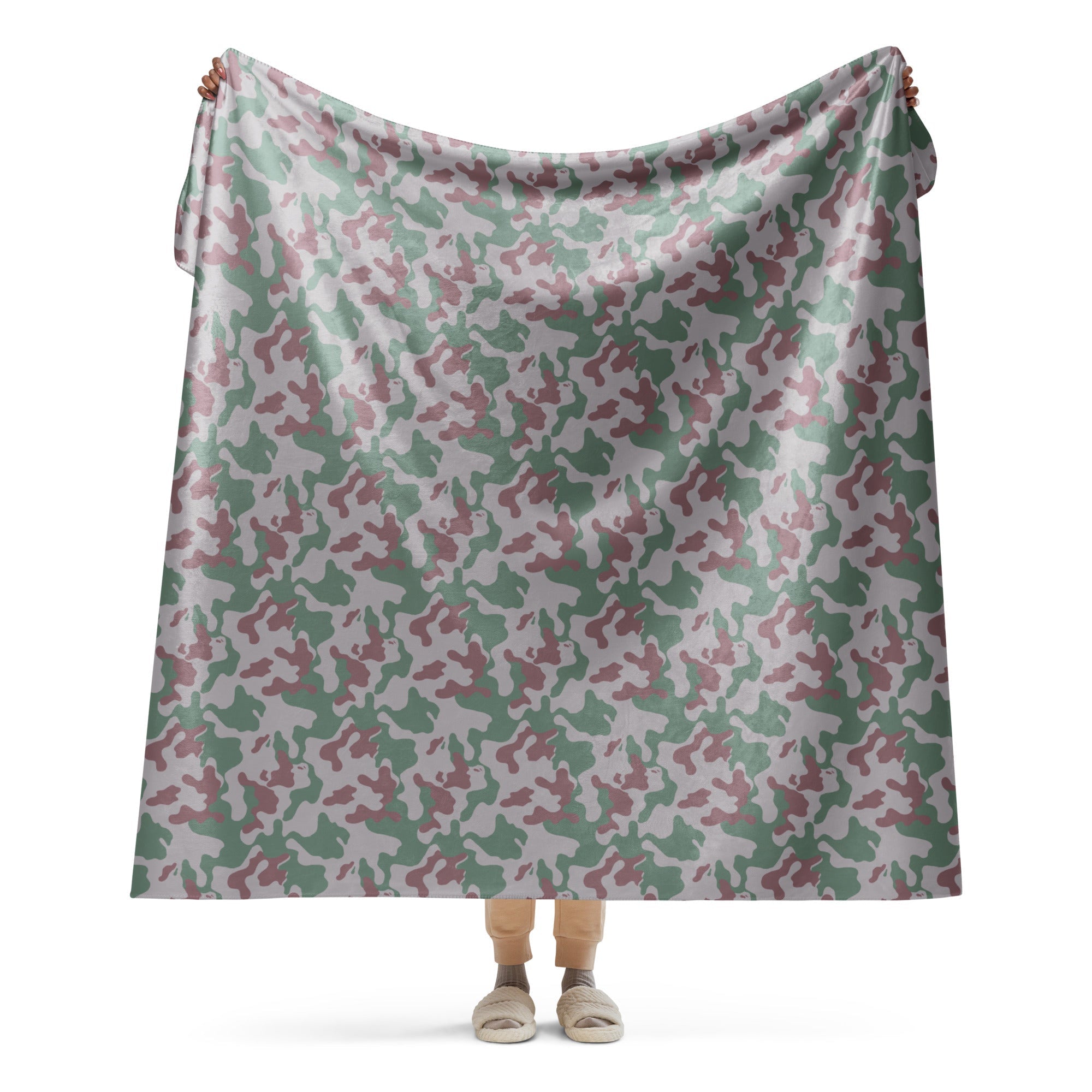 CAMO HQ - Lithuanian Amoeba CAMO Sherpa blanket - Worldwide Shipping