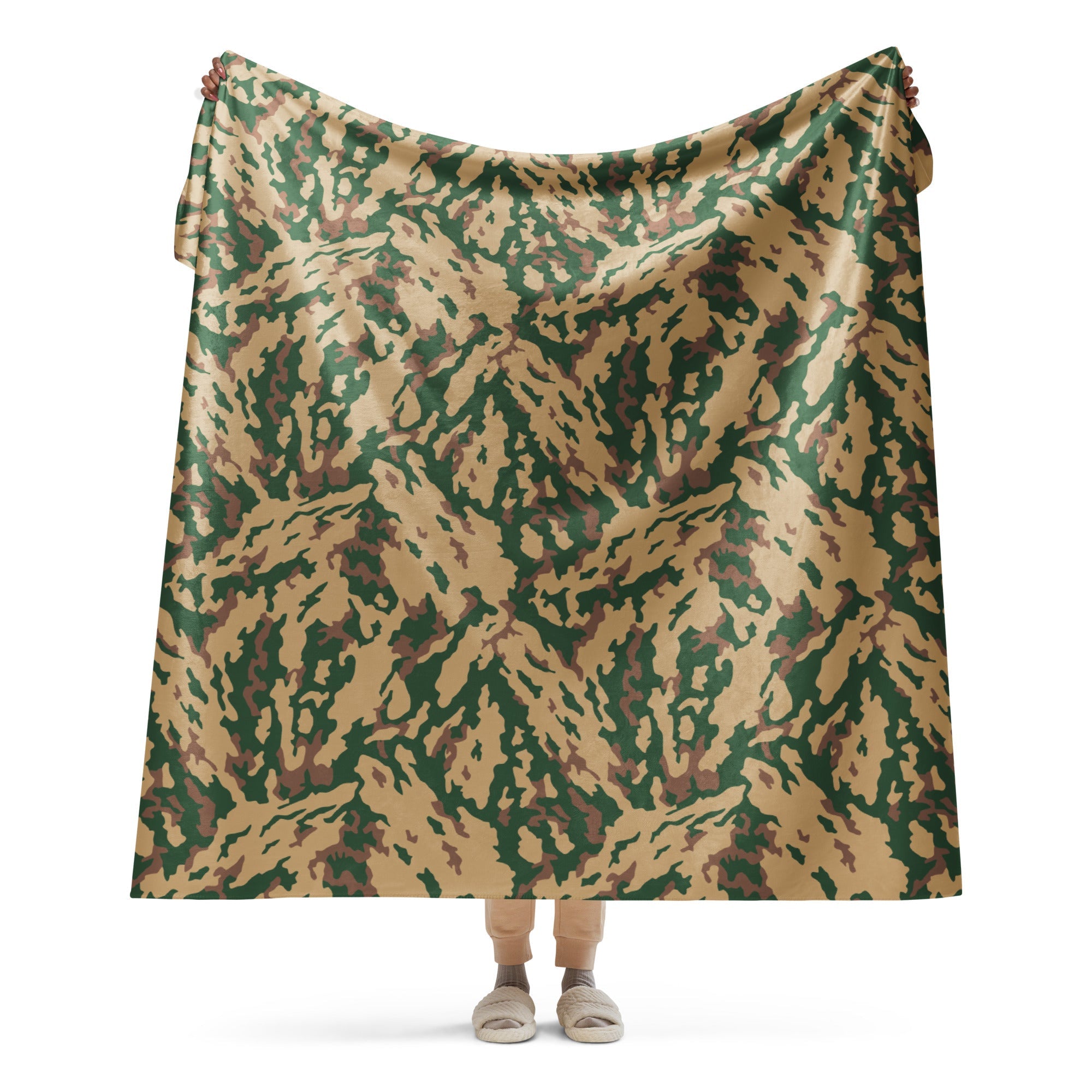 CAMO HQ - Russian Barvikha Desert CAMO Sherpa blanket - Worldwide Shipping