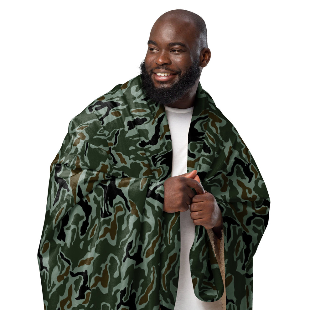 CAMO HQ - South Korean ROK Noodle Swirl CAMO Sherpa Blanket - Worldwide ...